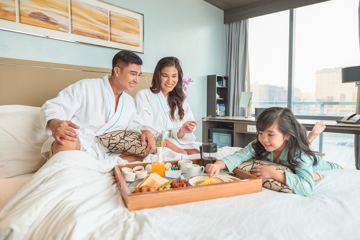 Countdowns, Cocktails, and Confetti: Themed Year-End Parties You Cannot ...